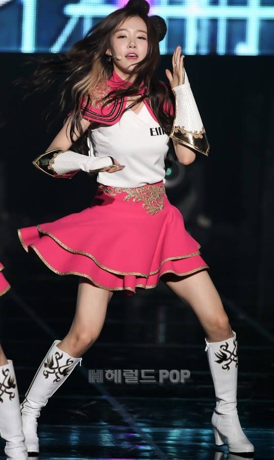 포토 크레용팝 엘린 날렵한 몸놀림