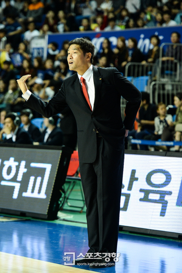 조동현 현역 시절처럼 짠물수비로 감독데뷔 첫 승리