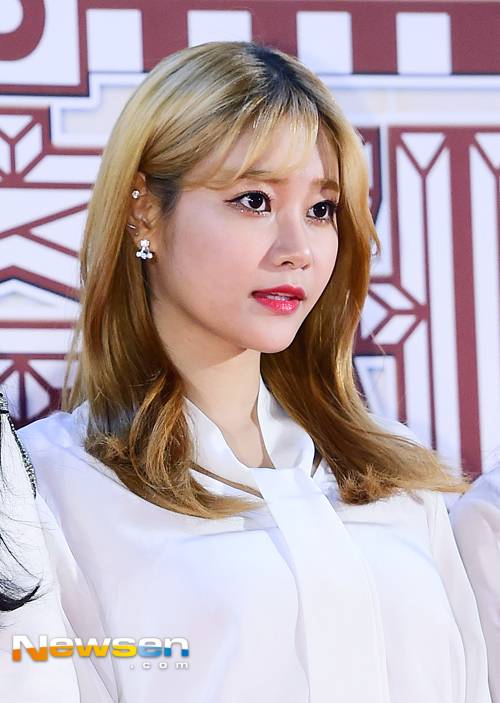 [포토엔]AOA 유나 '반짝이는 눈망울이 사슴같아'(KBS 가요대축제)