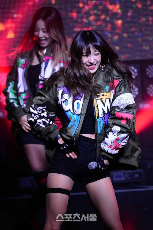 [SS포토]핫팬츠로 심쿵케 하는 EXID 하니, "녹이는 미소에요"