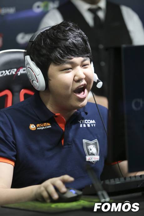 포토 환호성 지르는 프레이 김종인