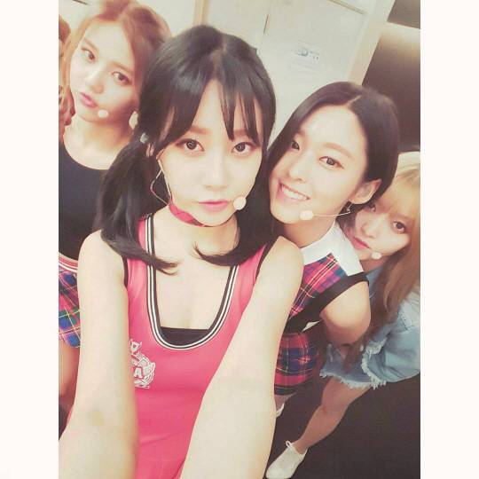 "달콤한 그녀들"..AOA크림-설현, 무대 뒤 셀카