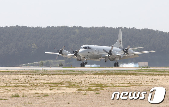 해군 6항공전단 포항공항 재포장 후 첫 비행
