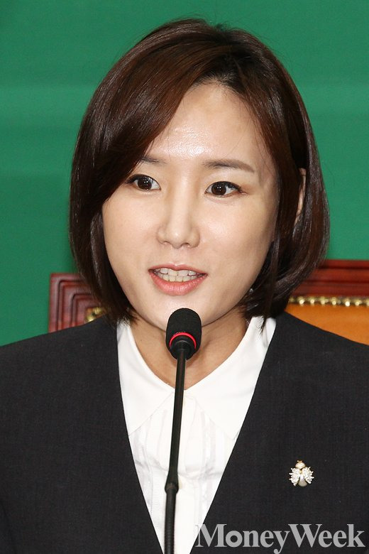 Mw사진 신해철 부인 윤원희 국민의당 찾아 신해철법 처리 호소