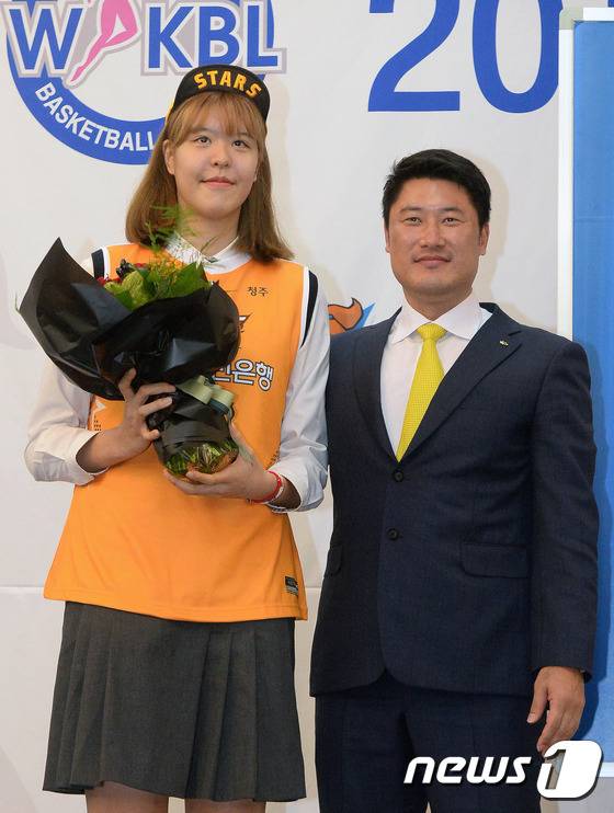 [WKBL] '195cm 국대 센터' 박지수, 1순위로 KB스타즈행(종합)