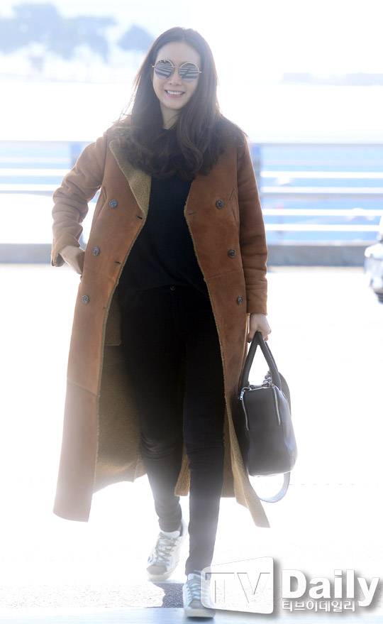 Td포토 최지우 롱코트 속 숨겨진 스키니 각선미