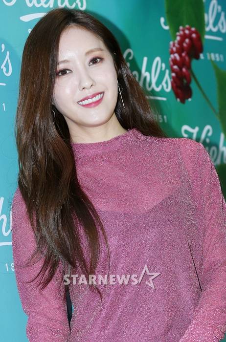 포토 효민 돋보이는 섹시 시스루