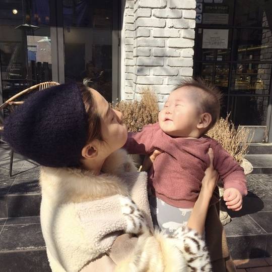 김나영 사랑스러운 아들과 주말 데이트 엄마 판박이 눈웃음