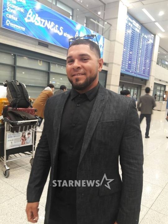 조니 모넬 Kt가 나와 가장 잘 어울린다 한국 생활 기대