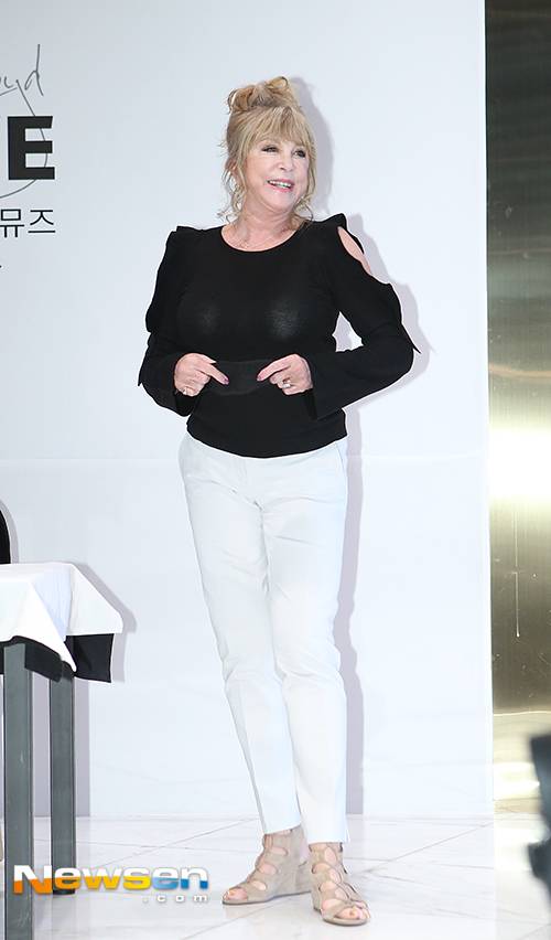 포토엔 패티 보이드 일흔이 넘은 나이에도 넘치는 패션 감각