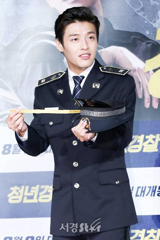 강하늘 모자 끈이 떨어졌어요 청년경찰 제작보고회