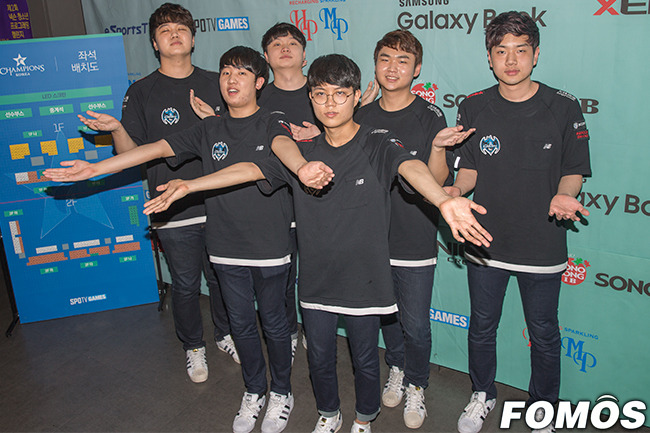 포토 1위 수성한 롱주 팀원 모두가 주인공