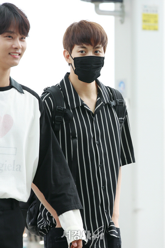 빅스 엔 홍빈 귀여움이 컨셉 인천공항 출국