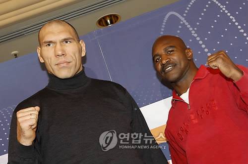 SWITZERLAND BOXING HOLYFIELD VALUEV