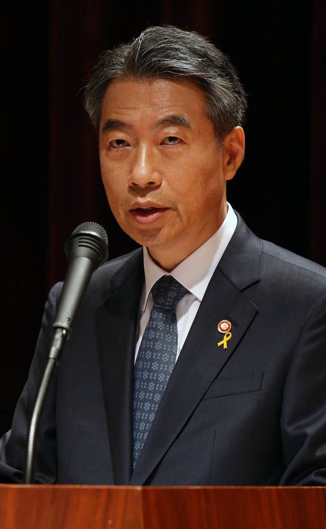 [Newsmaker] Home affairs minister faces tough mission