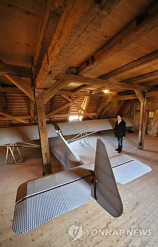 GERMANY WAR COLDITZ GLIDER