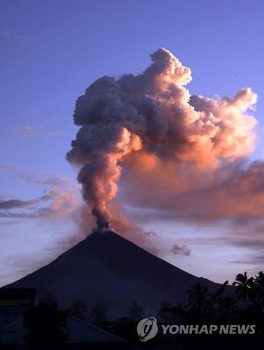 INDONESIA NATURE SOPUTAN VOLCANO ERUPTION
