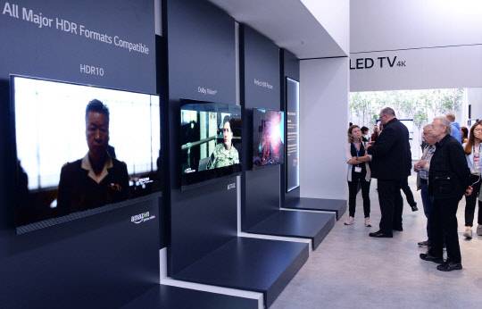 LG 주도 OLED TV에 중·일·유럽 가세