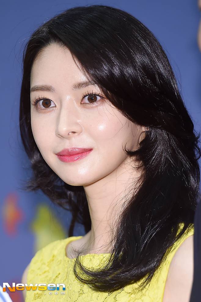 포토엔hd 헬로비너스 나라 호수처럼 깊은 눈망울
