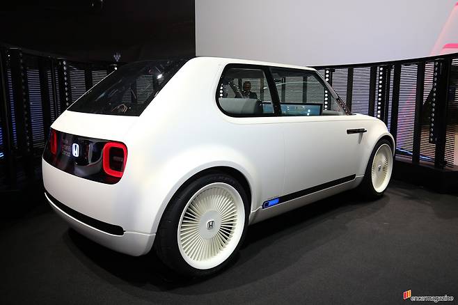 [2017 IAA] 혼다 어번 EV 컨셉트, 2019년 양산할 도심형 전기차 | 엔카매거진