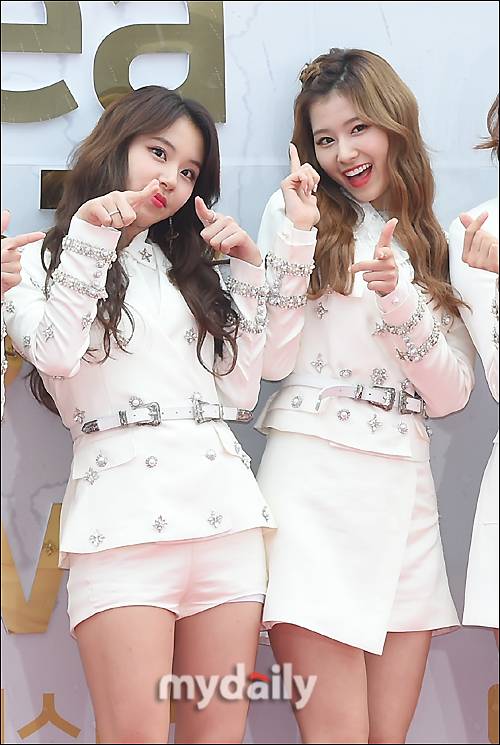 Md포토 트와이스 채영 사나 깜찍한 사랑의 총알