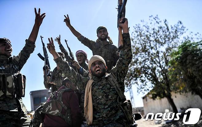 'IS 수도' 라카 탈환했지만.."재건 지원 절실"