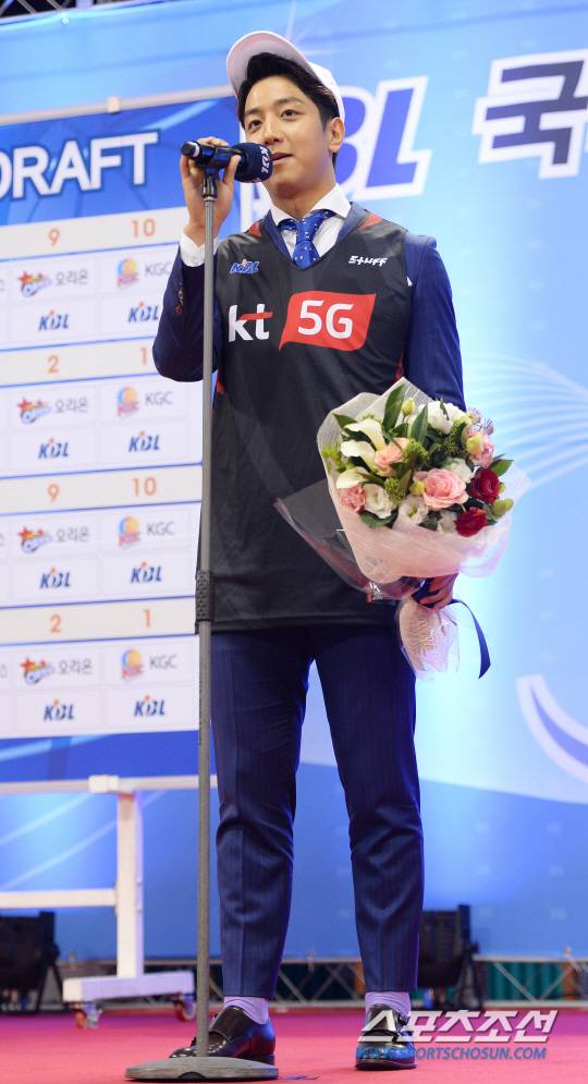 '1순위 kt행' 허 훈 "KBL 판도 뒤집어 보겠다"