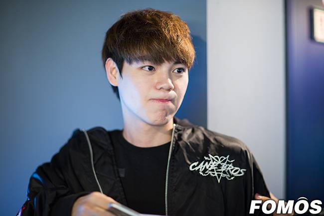 포토 Wegl 예선 참여한 김윤환 긴장된 표정
