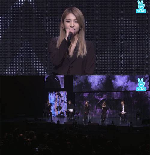 KARD 전지우 "근황? 해외투어 마치고 'AAA'에서 신인상도 받았다"(V라이브)