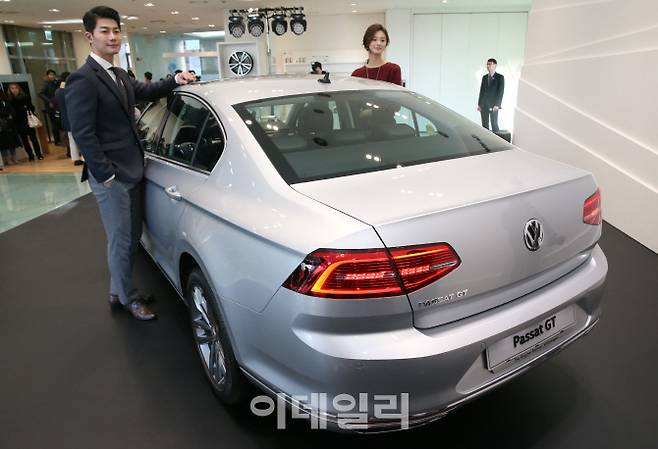 포토 폭스바겐 신형 파사트 Gt의 뒷라인