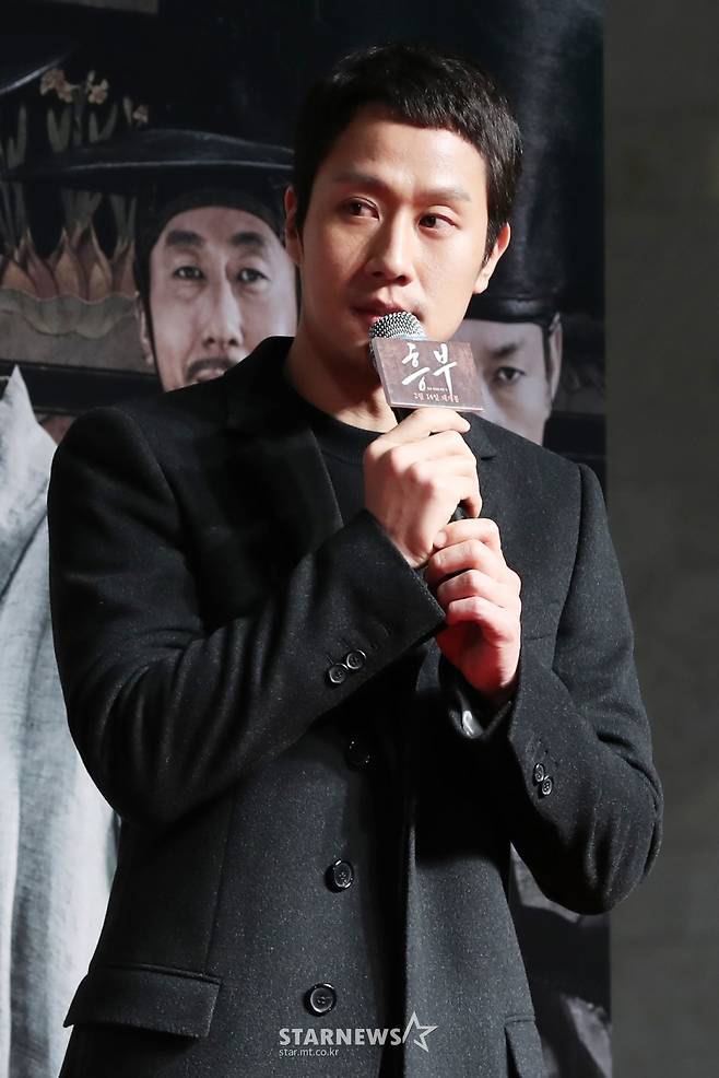 포토 정우 첫 사극 연기 기대하세요