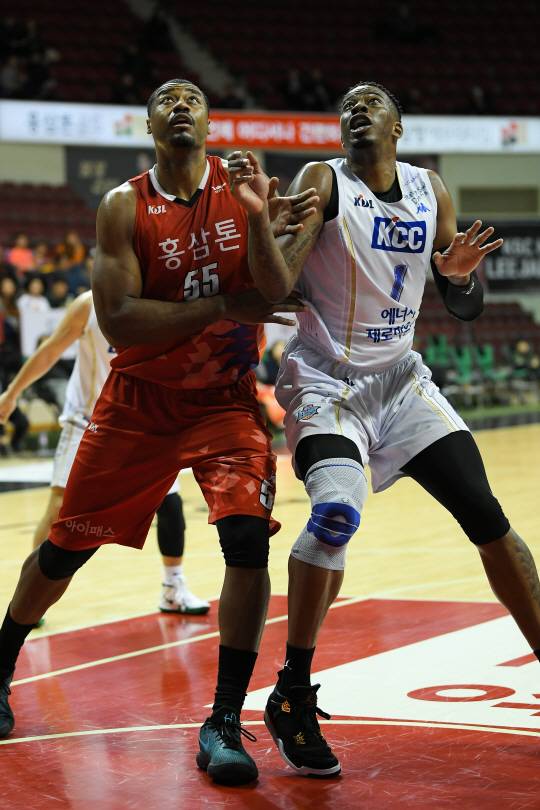 이정현 27점 KCC, 시즌 KGC 상대로 6전승