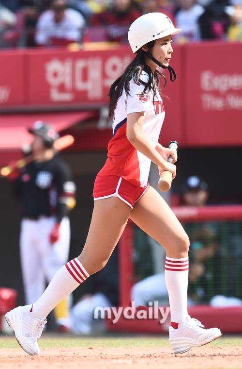 Md화보 공보다 시선가네배트걸·치어리더 핫팬츠 입고 깜찍 응원