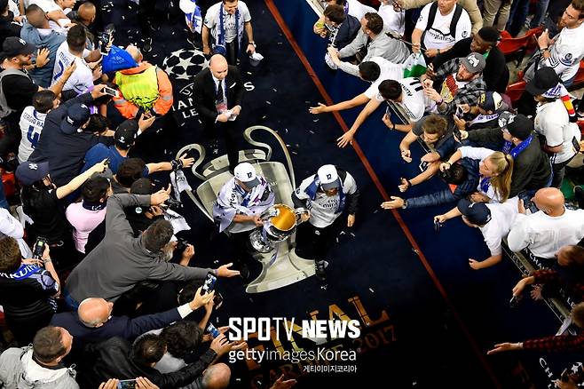 [SPO 이슈] '일방적인 UCL 8강' 레바뮌+리버풀, 서전압승·4강유력