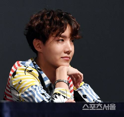 포토 방탄소년단bts 제이홉 고심에 잠긴