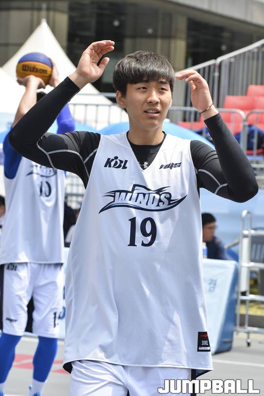 [JB포토] KBL WINDS 양홍석 '햇빛 뜨겁다'