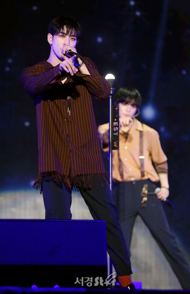 뉴이스트w 백호 Jr 그루부가 살아 있어