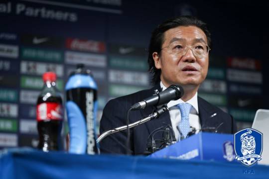 [A-POINT] '플랜B' 선택한 KFA, 한국 축구의 현실은 차가웠다