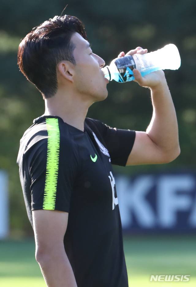 45일 동안 12경기 출전외신도 손흥민 걱정