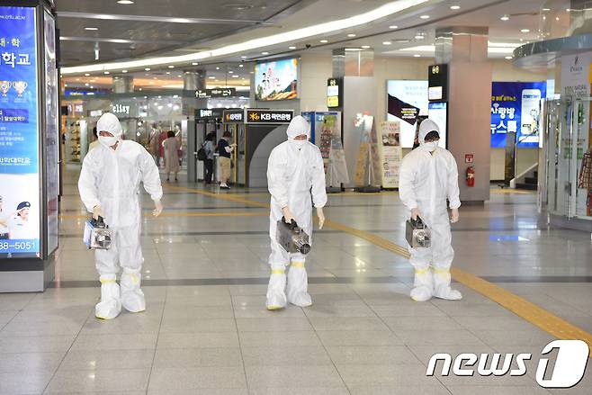 메르스 확진자 첫 비행기 동승자 오리무중..환승편 승객만 확인