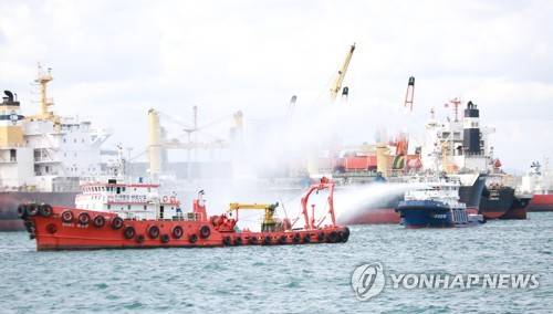 해경 울산신항서 해상 화학사고 대응 합동 훈련