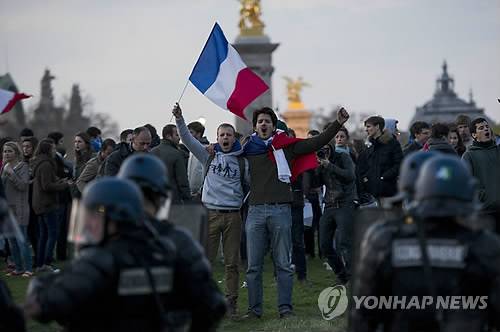 프랑스 파리서 동성애혐오 폭행사건 잇따라