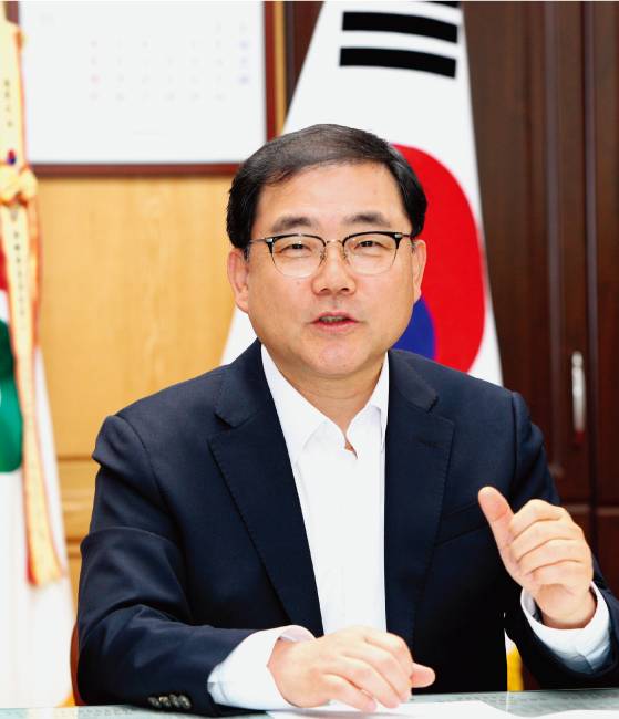 인터뷰 허성무 창원시장 제조업 메카 창원을 스마트팩토리로 다시 빛내겠다