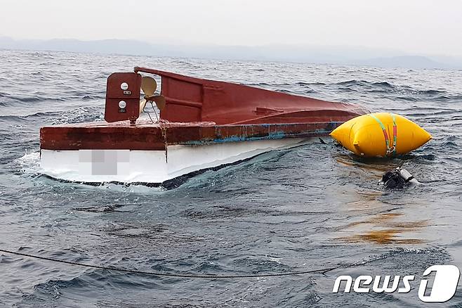 포항 구룡포 사고 어선 2명 끝내 사망그물 찾다 파도에 전복