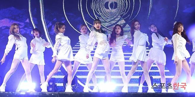 우주소녀 청순미 돋보이는 퍼포먼스