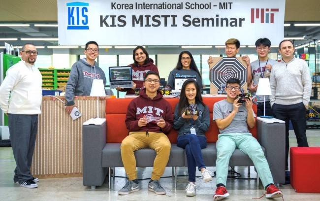 KIS holds scientific technology seminar with MIT students