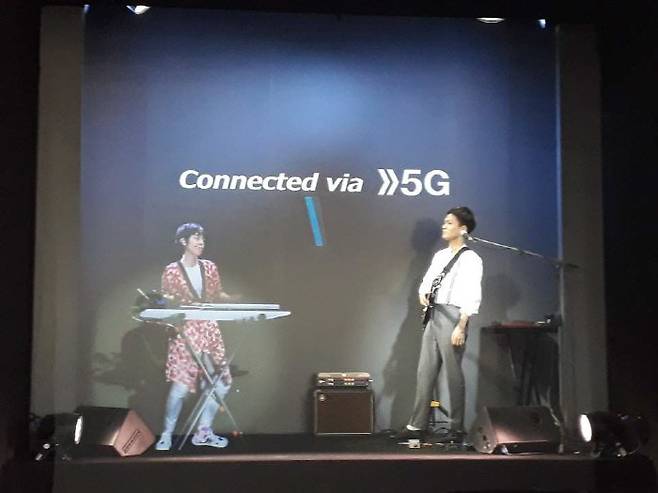 [MWC19]5G 가상·혼합 현실이 대세..5G폰 승자 점치긴 아직 일러