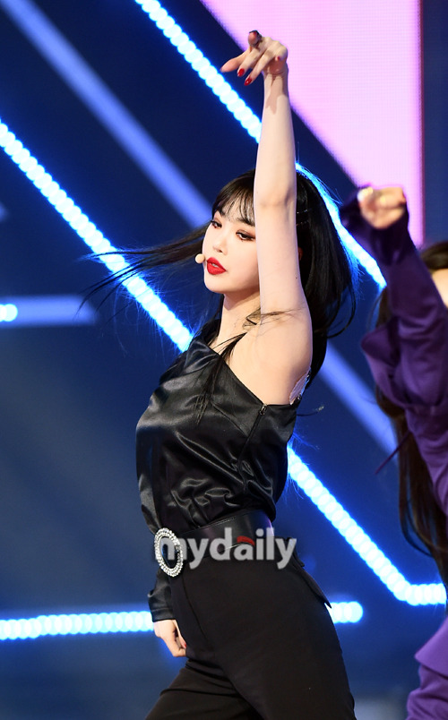 Md화보 이 정도면 분장아냐여자아이들 수진 충격적인 무대화장
