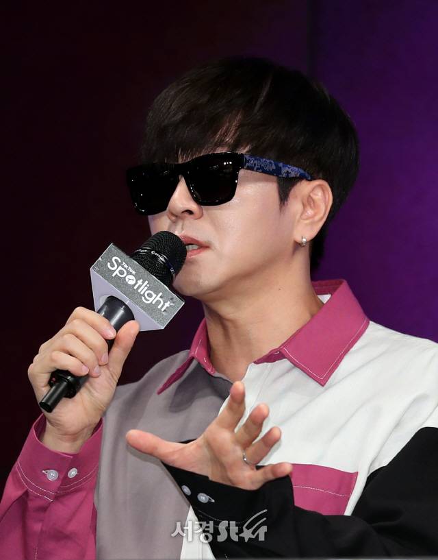 질의응답하는 윤도현 틱톡 스포트라이트 기자간담회