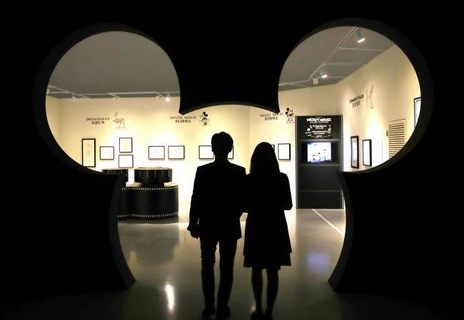 From Mickey Mouse to 'Frozen,' Disney animations embroider into exhibition